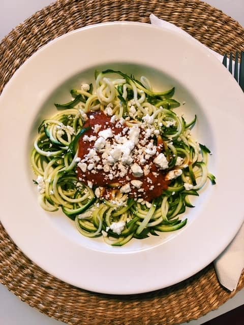 Spaghetti di Zucchine con Pomodoro e Feta — Longilinea Method | Il ...